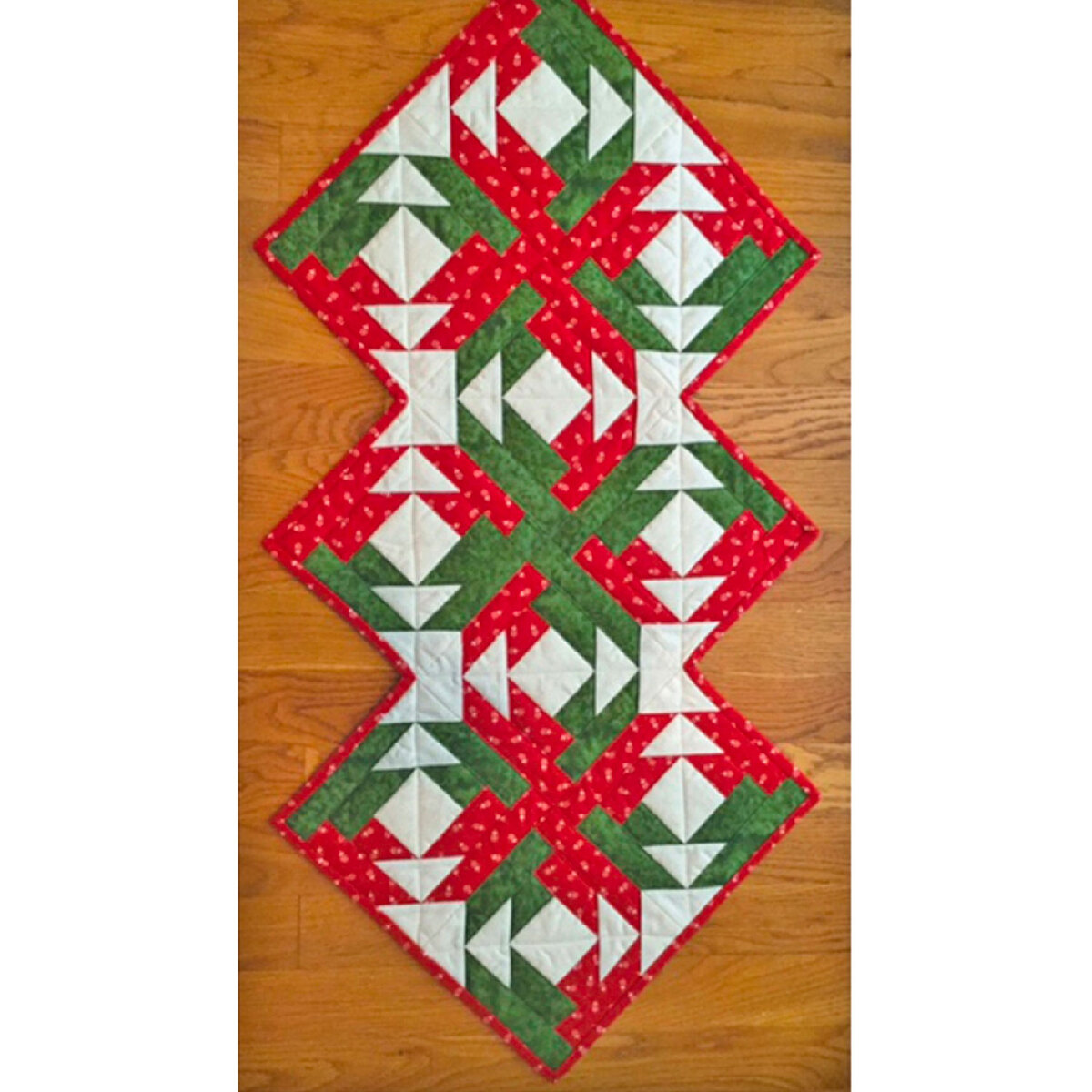 On Point Runner Pattern | Shabby Fabrics