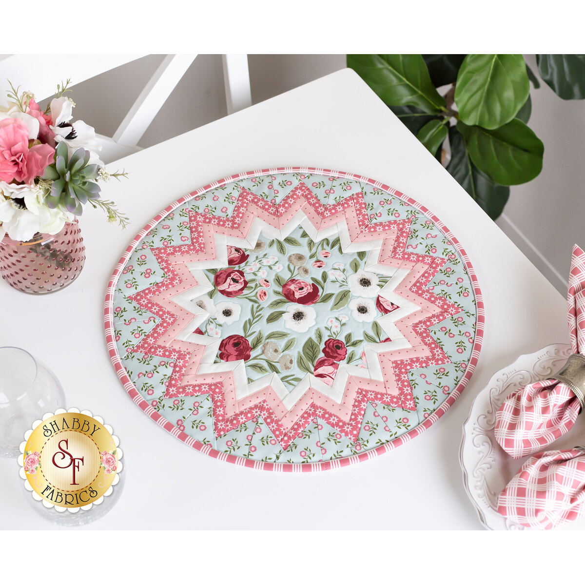 Point of View Folded Star Table Topper Kit - Lovestruck | Shabby Fabrics