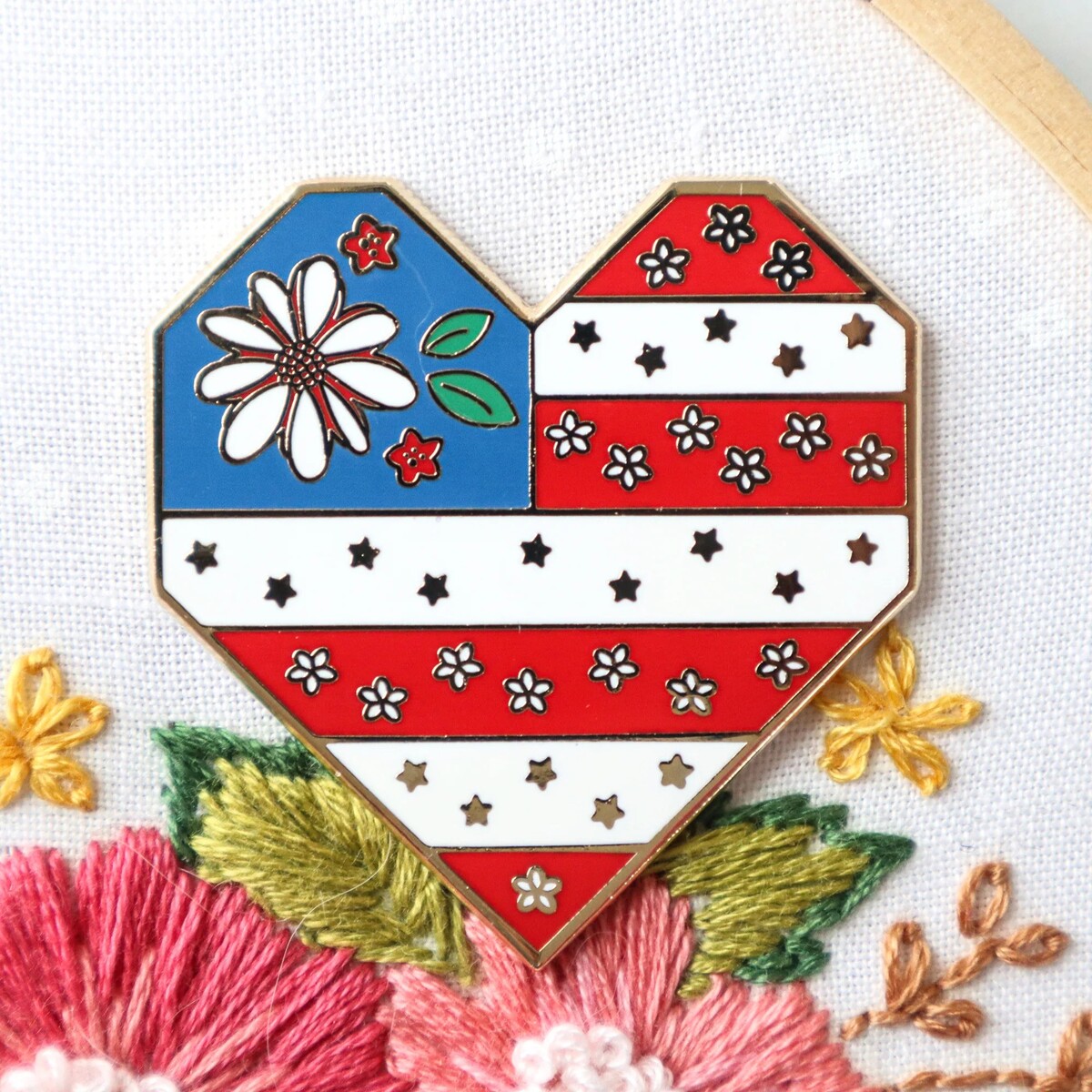Sweet Freedom Heart Flag Magnetic Needle Minder | Shabby Fabrics